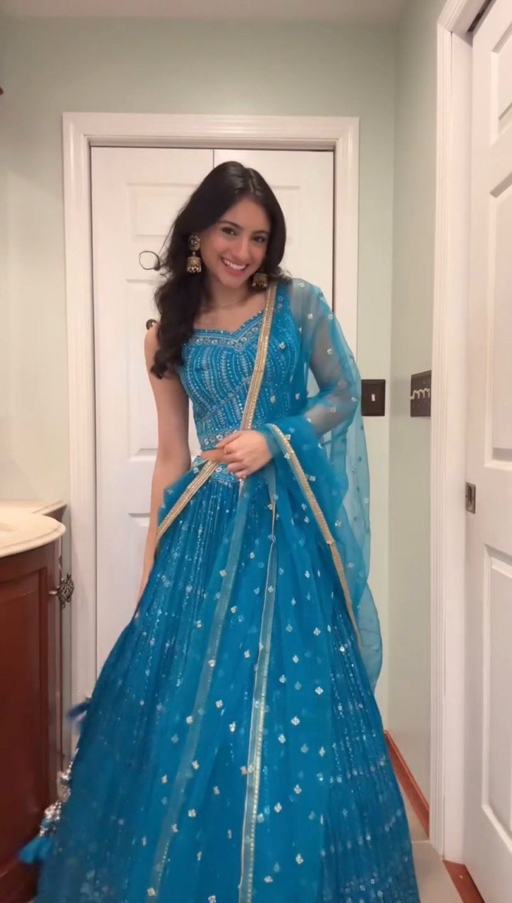 Zari Aur Resham The Royal Embroidery Line Lhenga choli – Joozo Wear